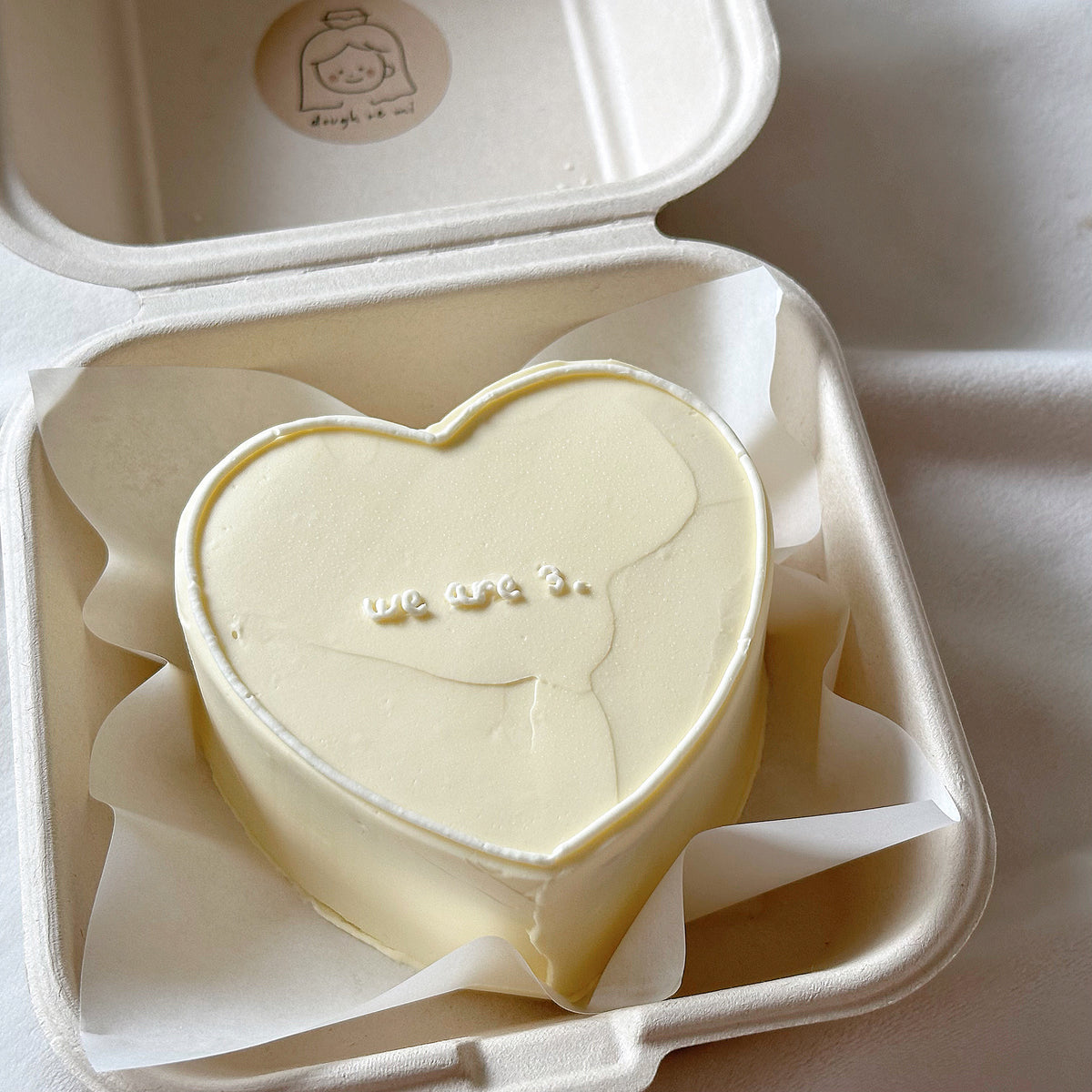 Daffodil– dough re mi cake